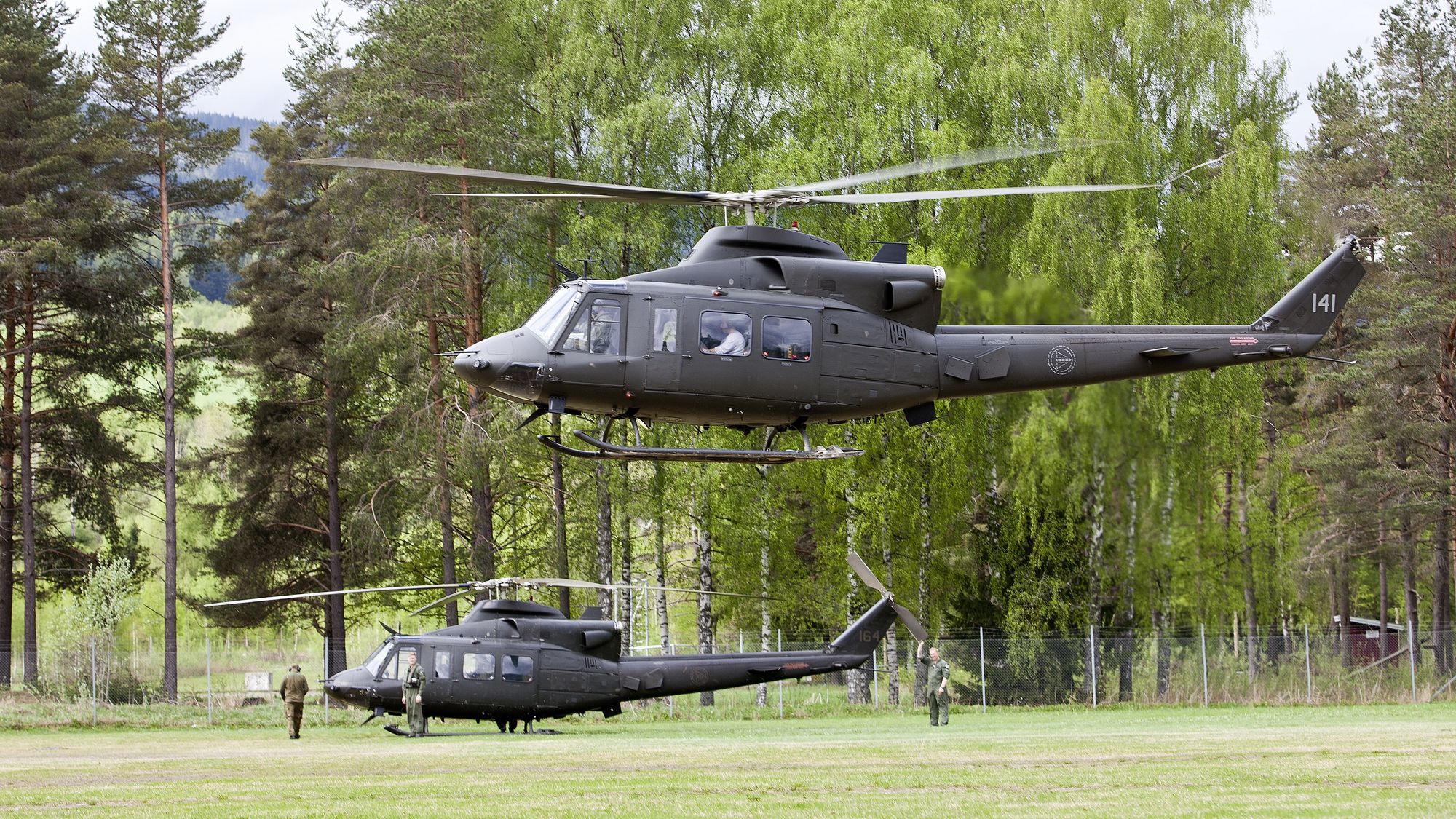Forsvarets Bell 412 Settes Inn For Avb te sv rt Redusert Beredskap Forsvarets Bell 412 Settes Inn For Avb te sv rt Redusert Beredskap